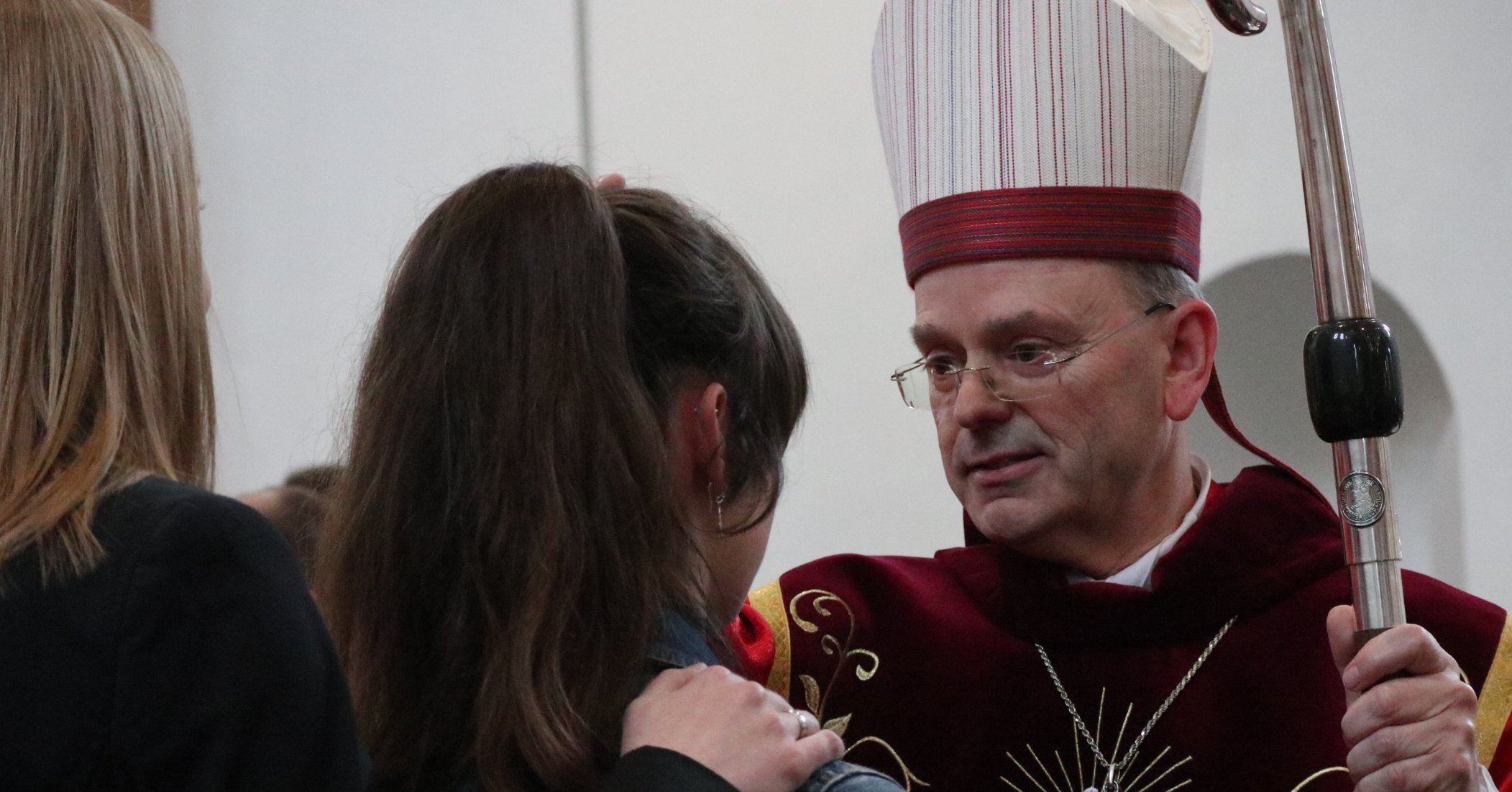 Weihbischof Brahm firmt im Pastoralen Raum Sankt Goar